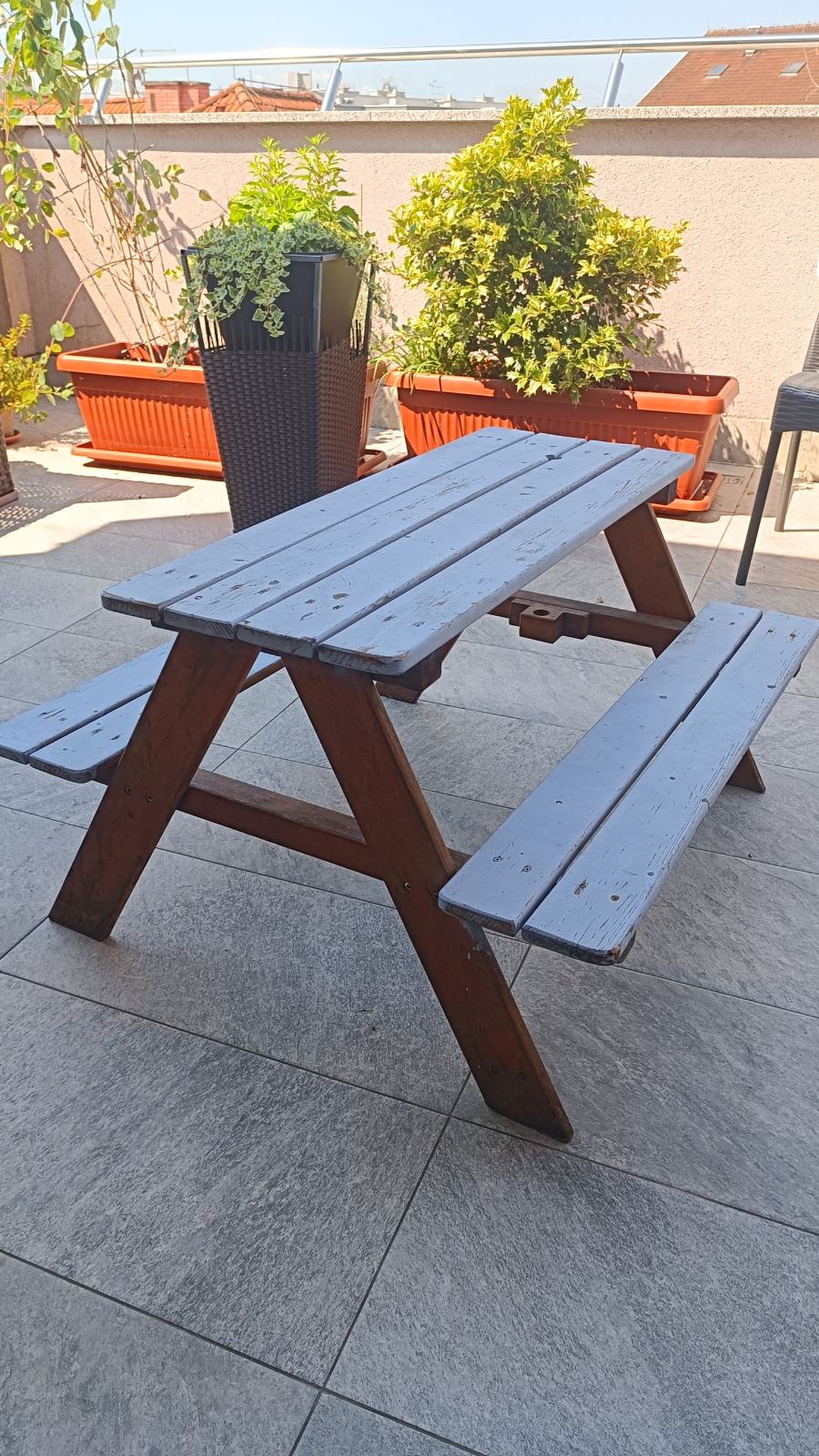 Drveni stol i dvije klupe, za djecu