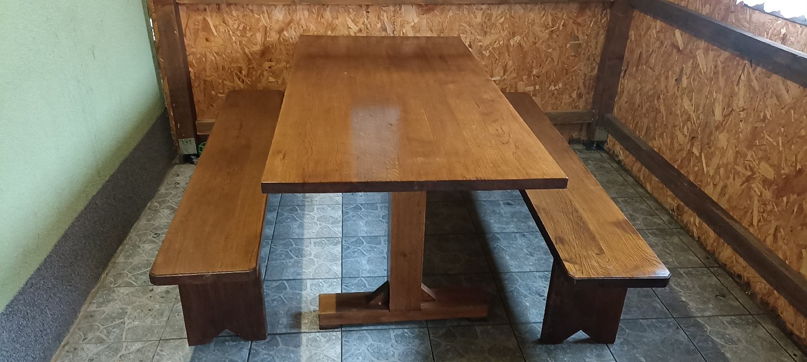 Stol + dvije klupe - Hrast