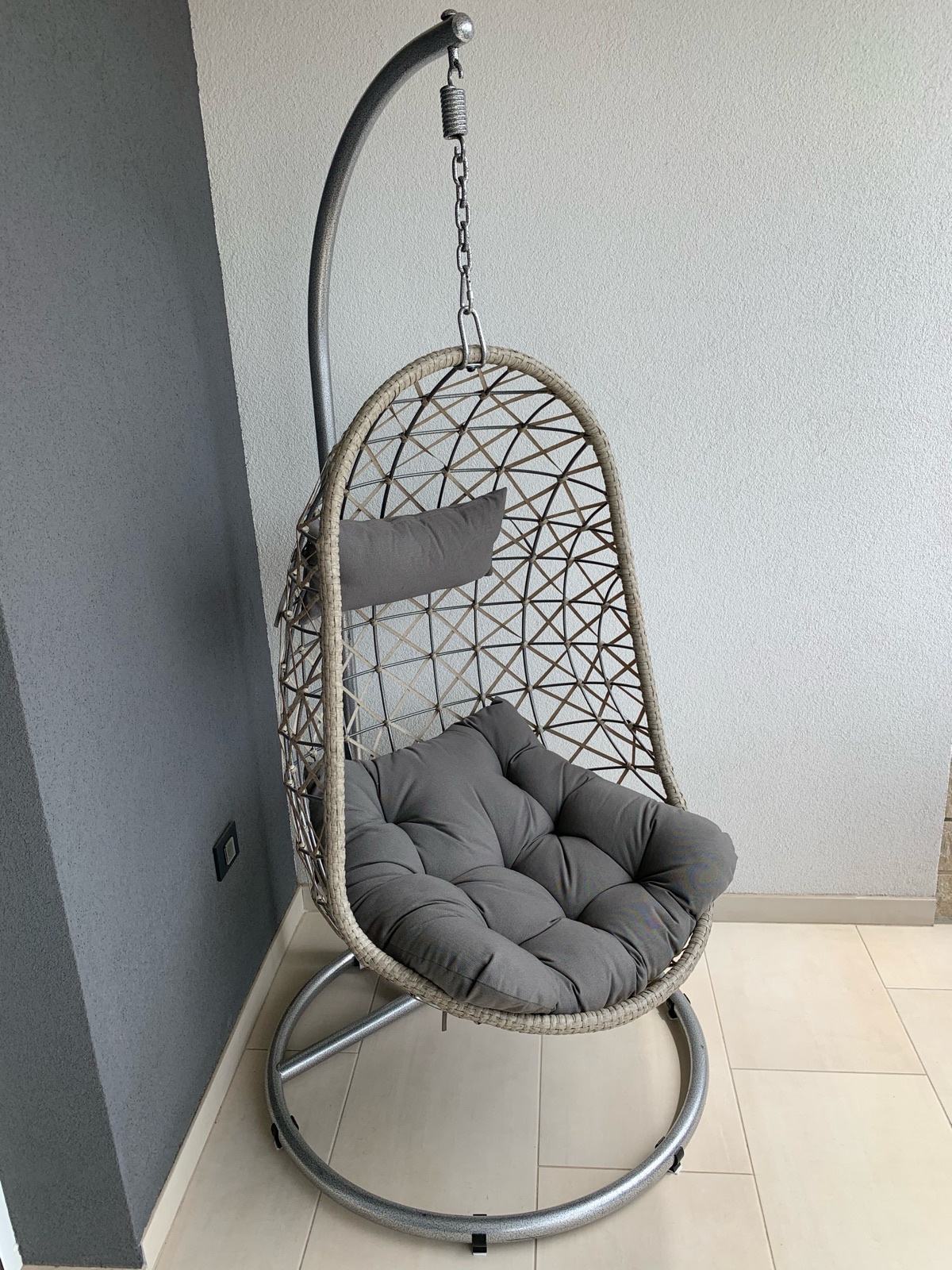 Vrtna stolica viseća, ljuljačka jaje KAO NOVO