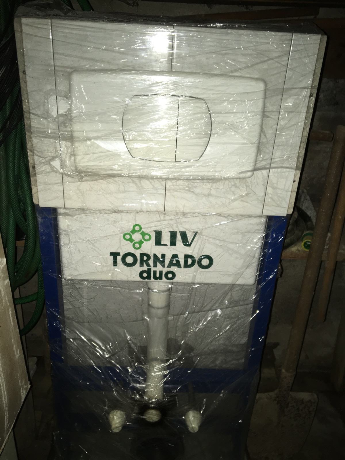 Podžbukni vodokotlič Liv Tornado duo za podnu školjku