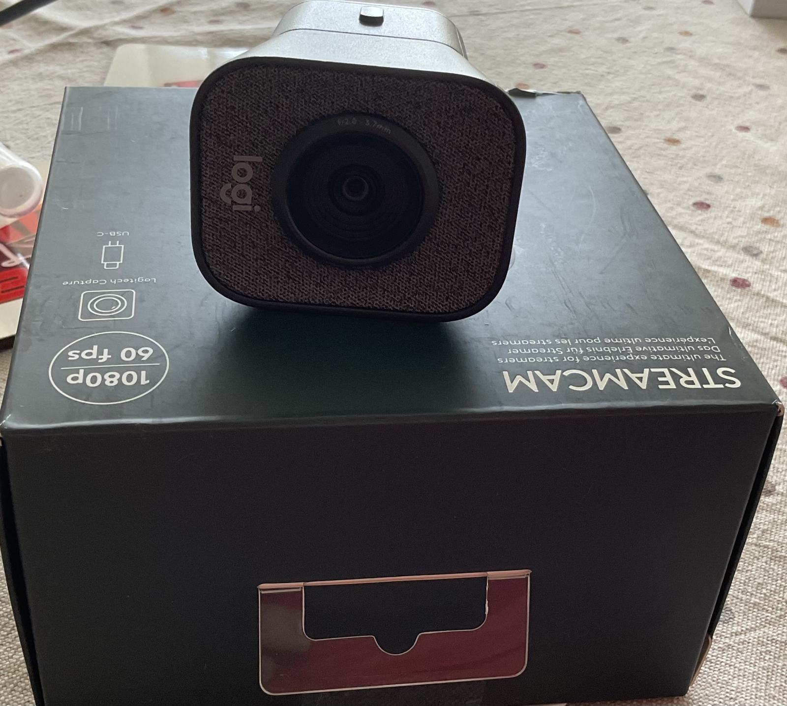 Web kamera LOGITECH StreamCam crna