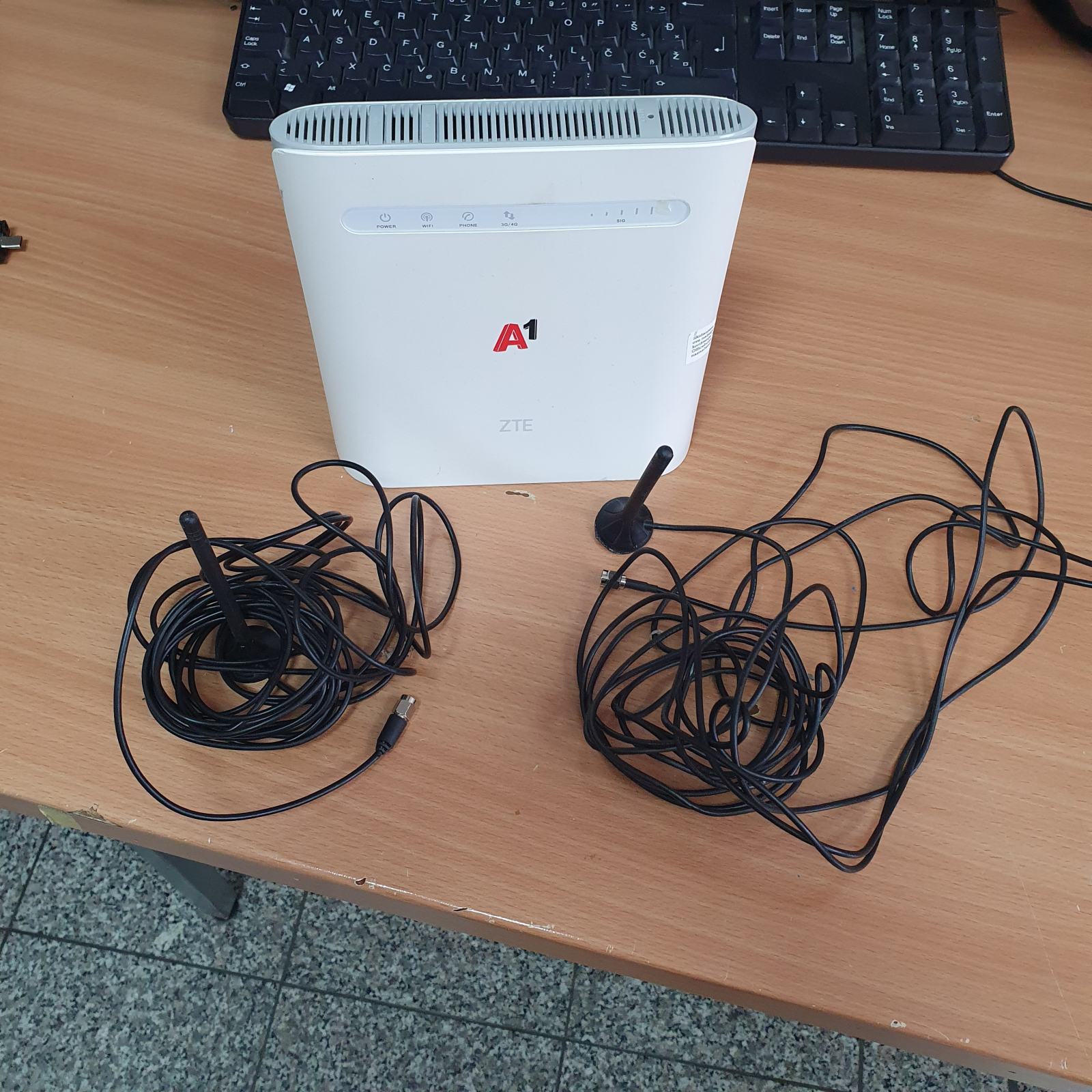 ZTE MF286r 4G LTE/A CAT6 ruter modem + antene