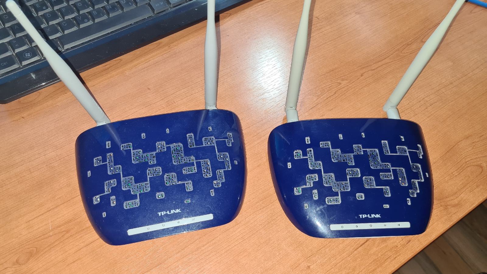 Prodajem TP-Link TL-WA830RE 300Mbps Wi-Fi Range Extender