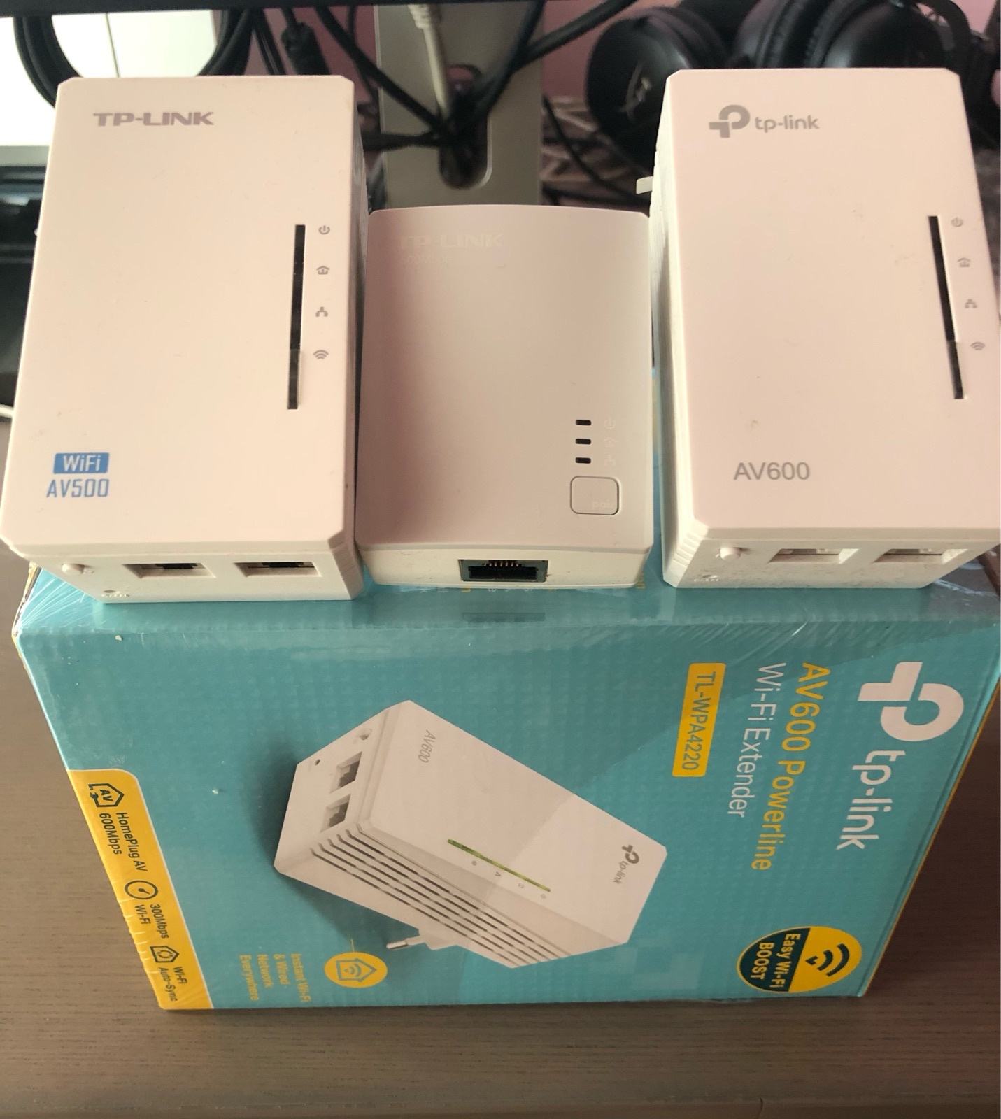 Tp-link powerline adapter 2x, wifi extender, mreža putem el.instalac.