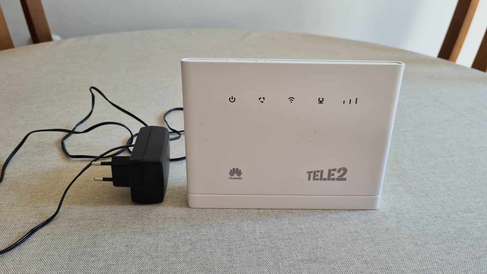 4G LTE - Huawei B315S-22 Router/Modem (za Tele2 pokućni internet)
