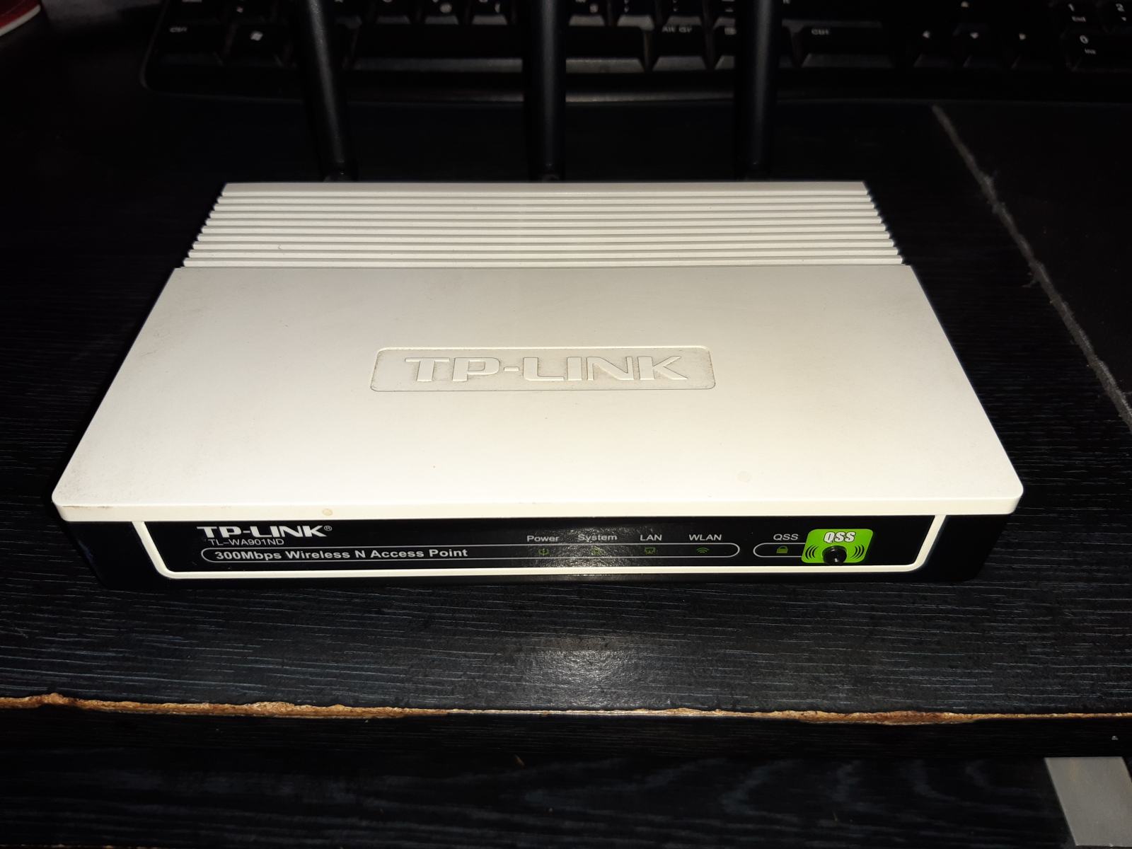 Prodajem TP-Link TL-WA901ND AP + PoE injector