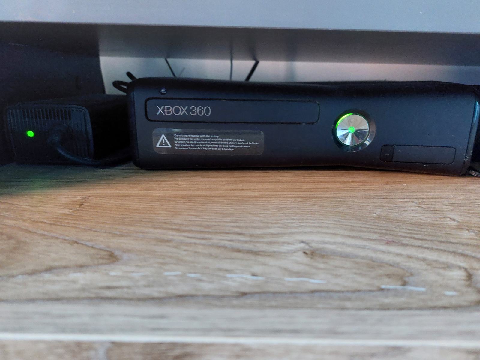 Xbox 360 250 GB modificiran