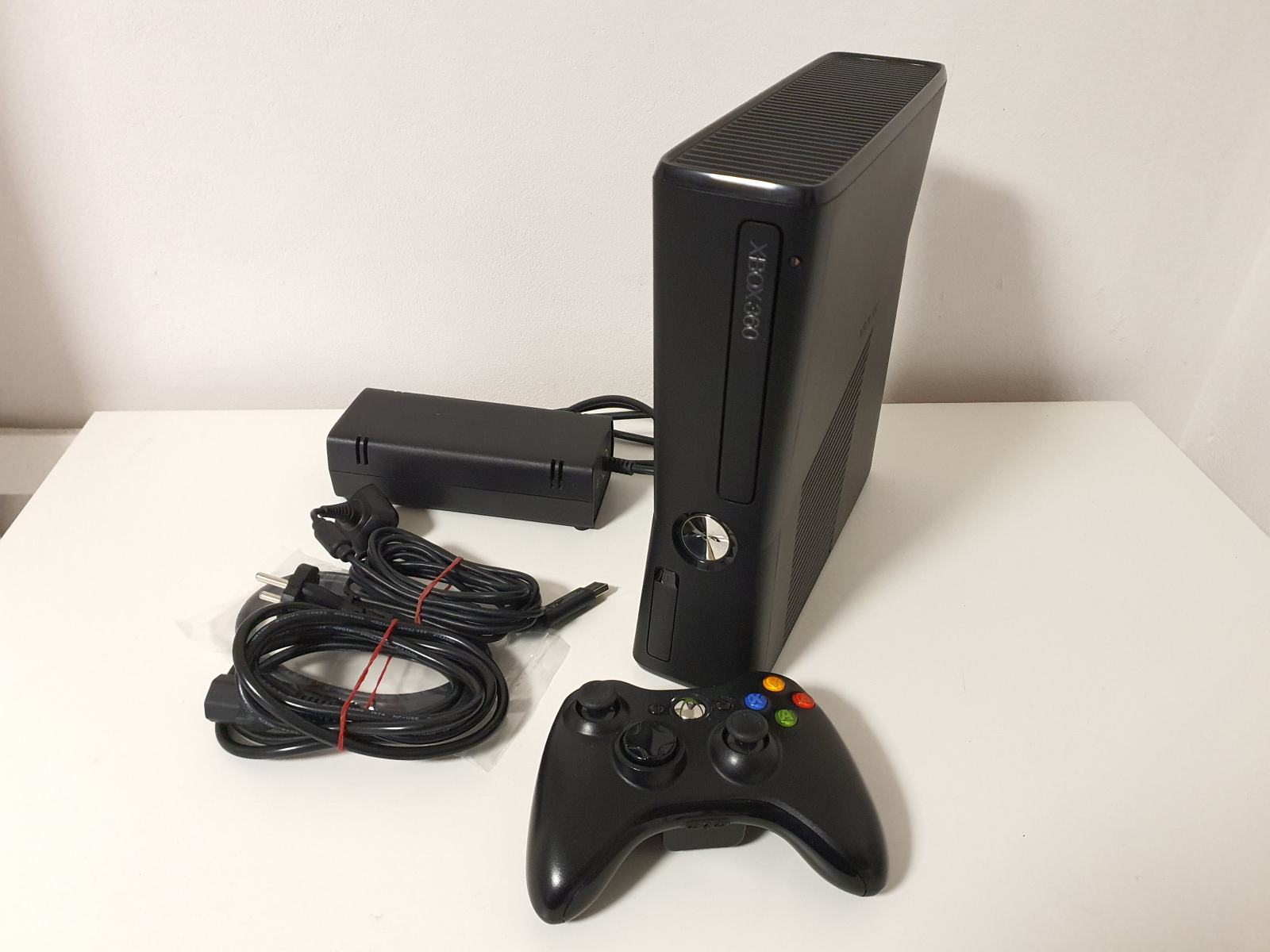 Xbox 360 S 250GB konzola