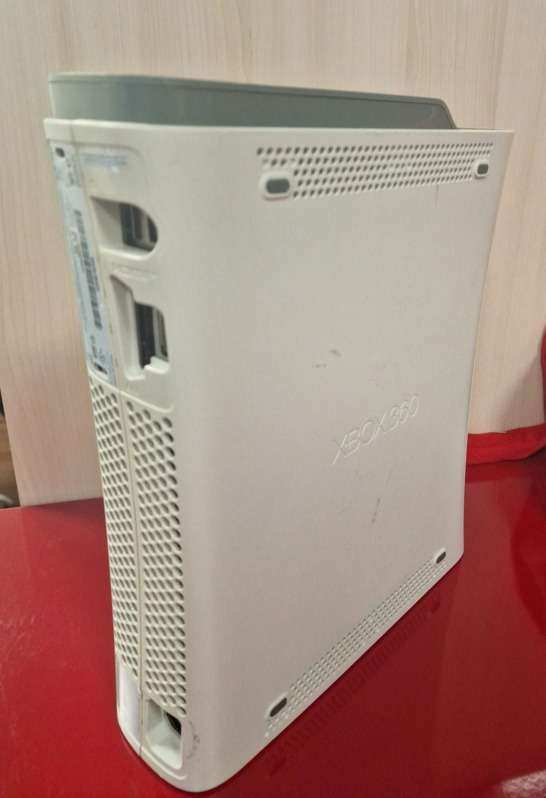 Xbox 360 phat konzola, 500Gb Hdd, RGH 3.0 i LT +3.0, 2 joystick