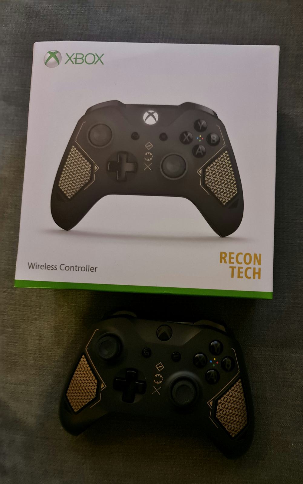 Xbox one/series X Recon Tech controller prodajem