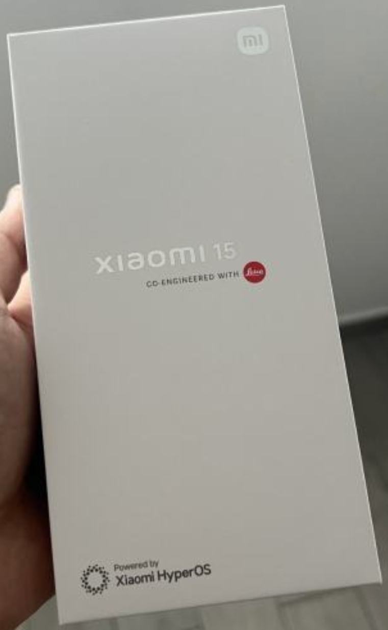 XIAOMI 15 12GB/512GB BLACK NOVI VAKUMIRAN RAČUN GARANCIJA