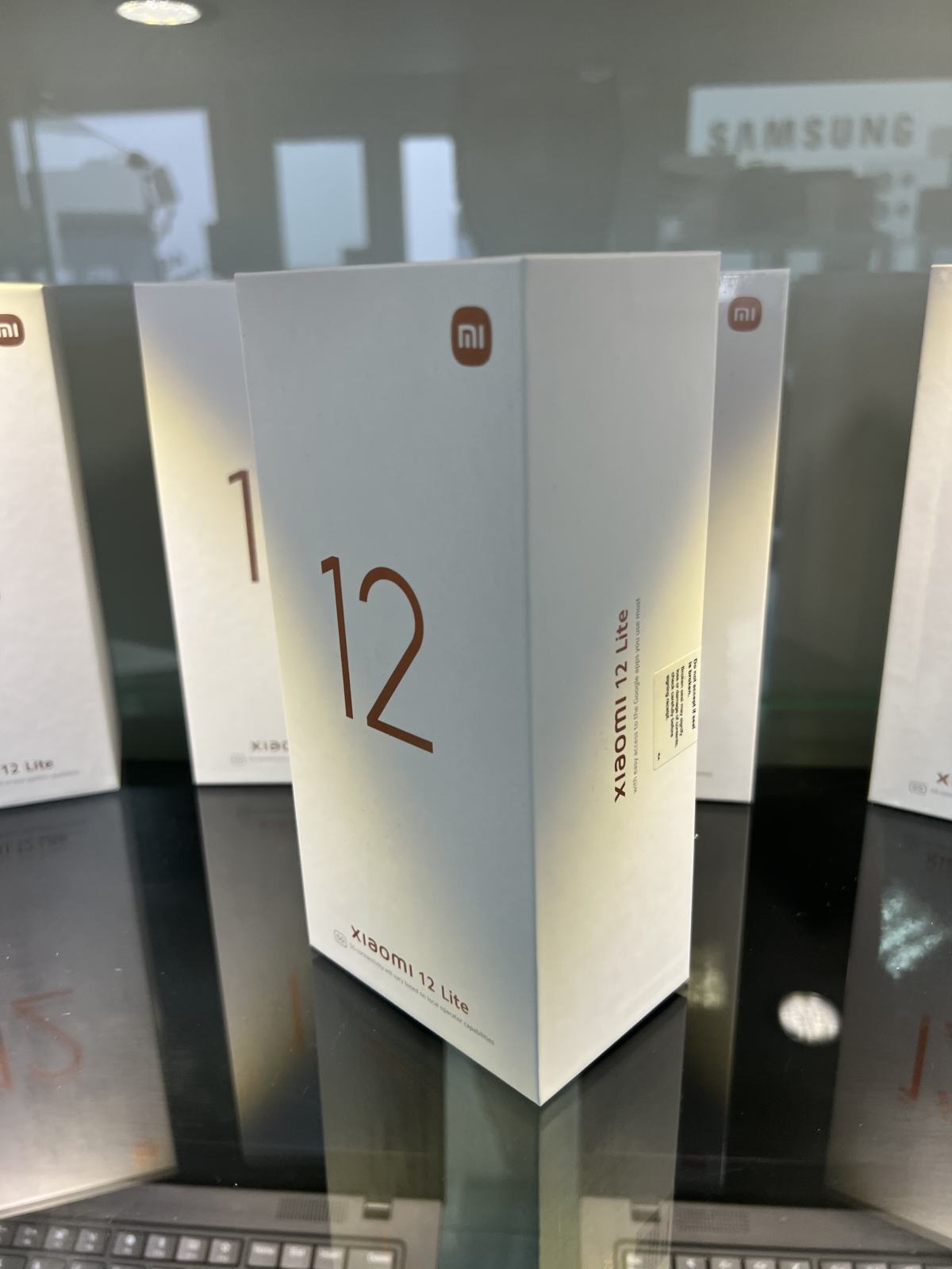 Xiaomi Mi 12 LITE 8GB/128GB crni 5G Dual Sim NOVO RAČUN ZAPAKIRANO