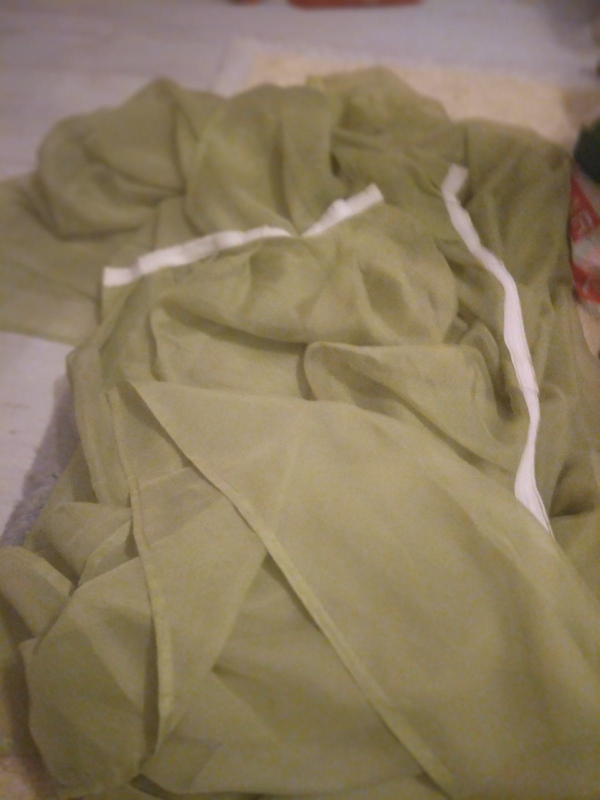 4 komada zavjesa ista boja iste dimenzije sirina 140 x 160 duzina