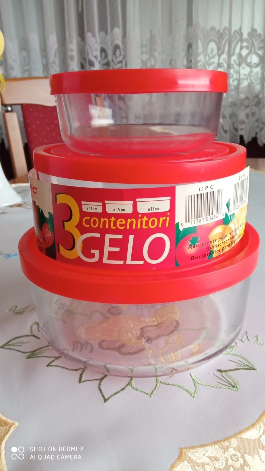 3 staklene posude sa poklopcima