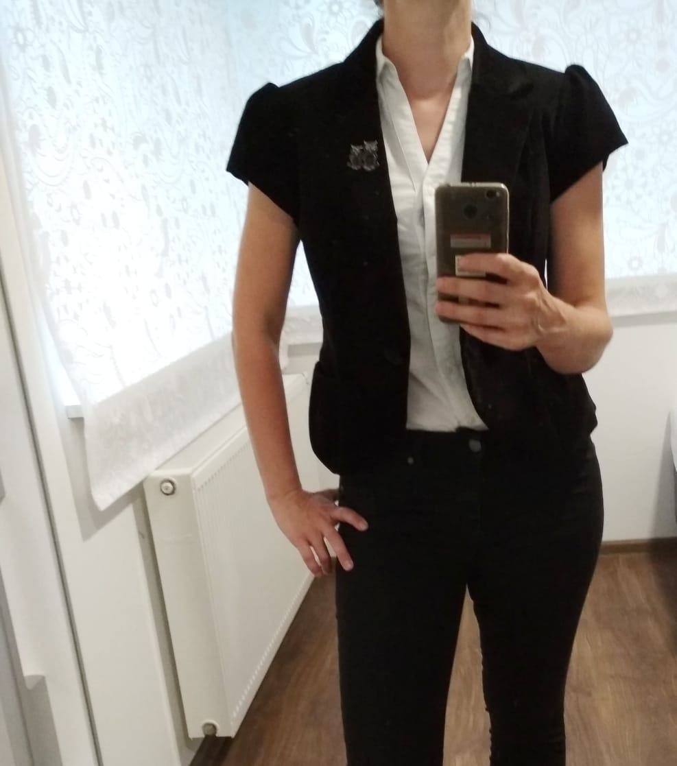 Crni pliš sako bez rukava