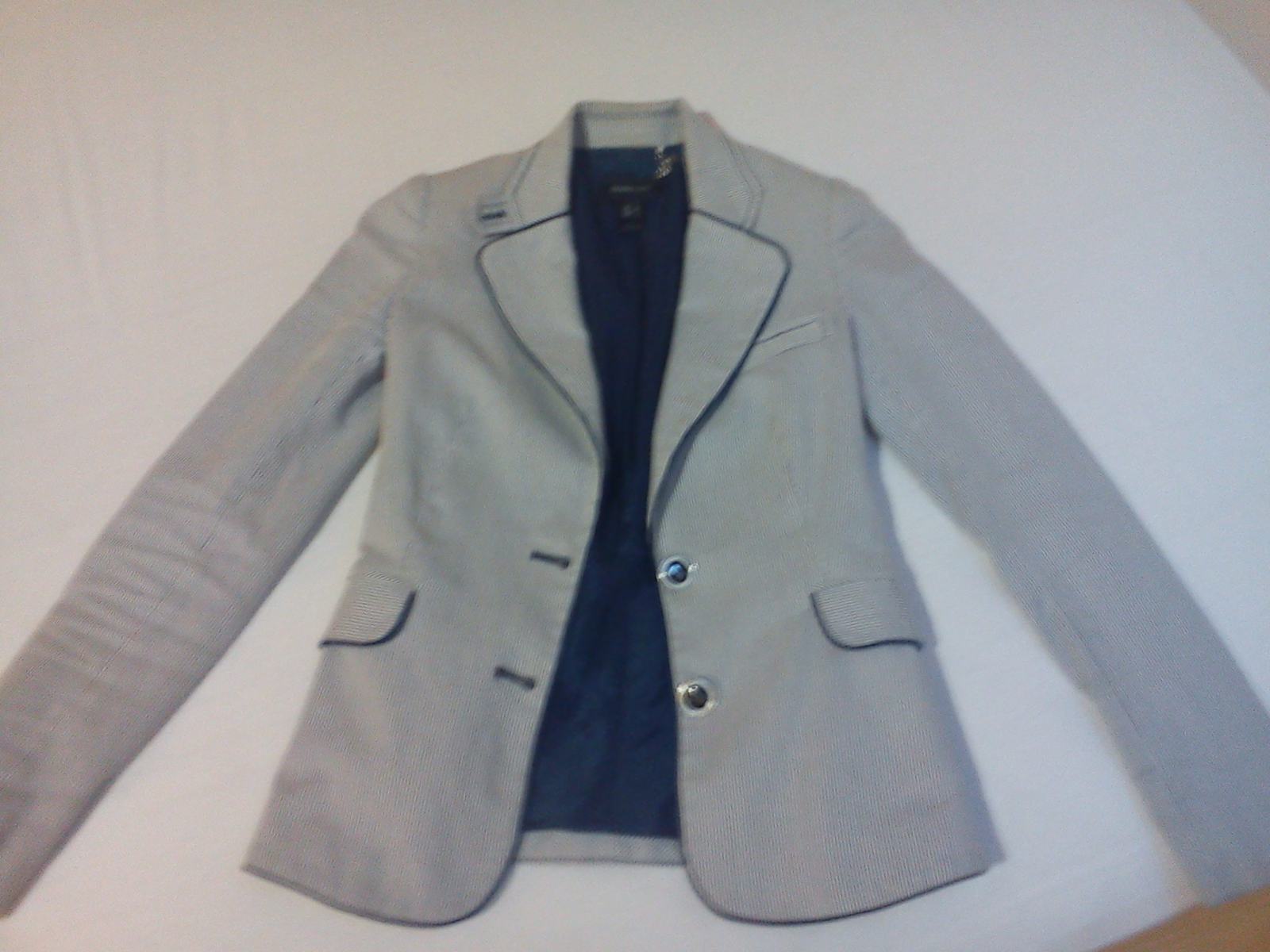 Mango bijelo plavi sako