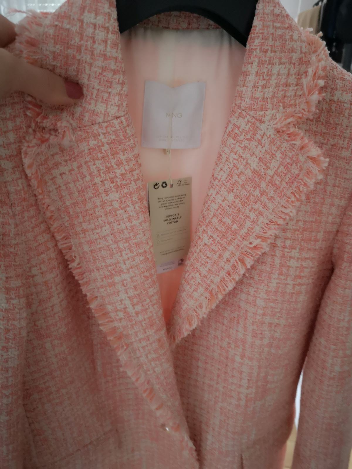 Mango sako s etiketom