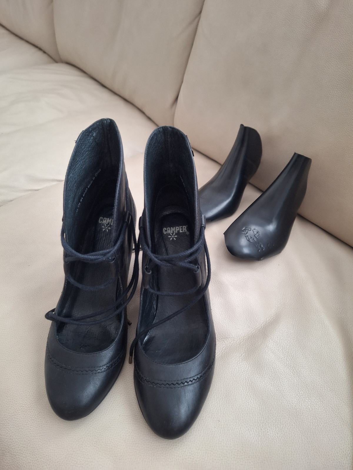 CAMPER kozne cipele br 38