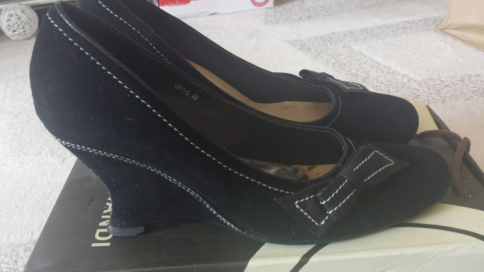 Ženske cipele Morandi broj 40 crna antilop koža