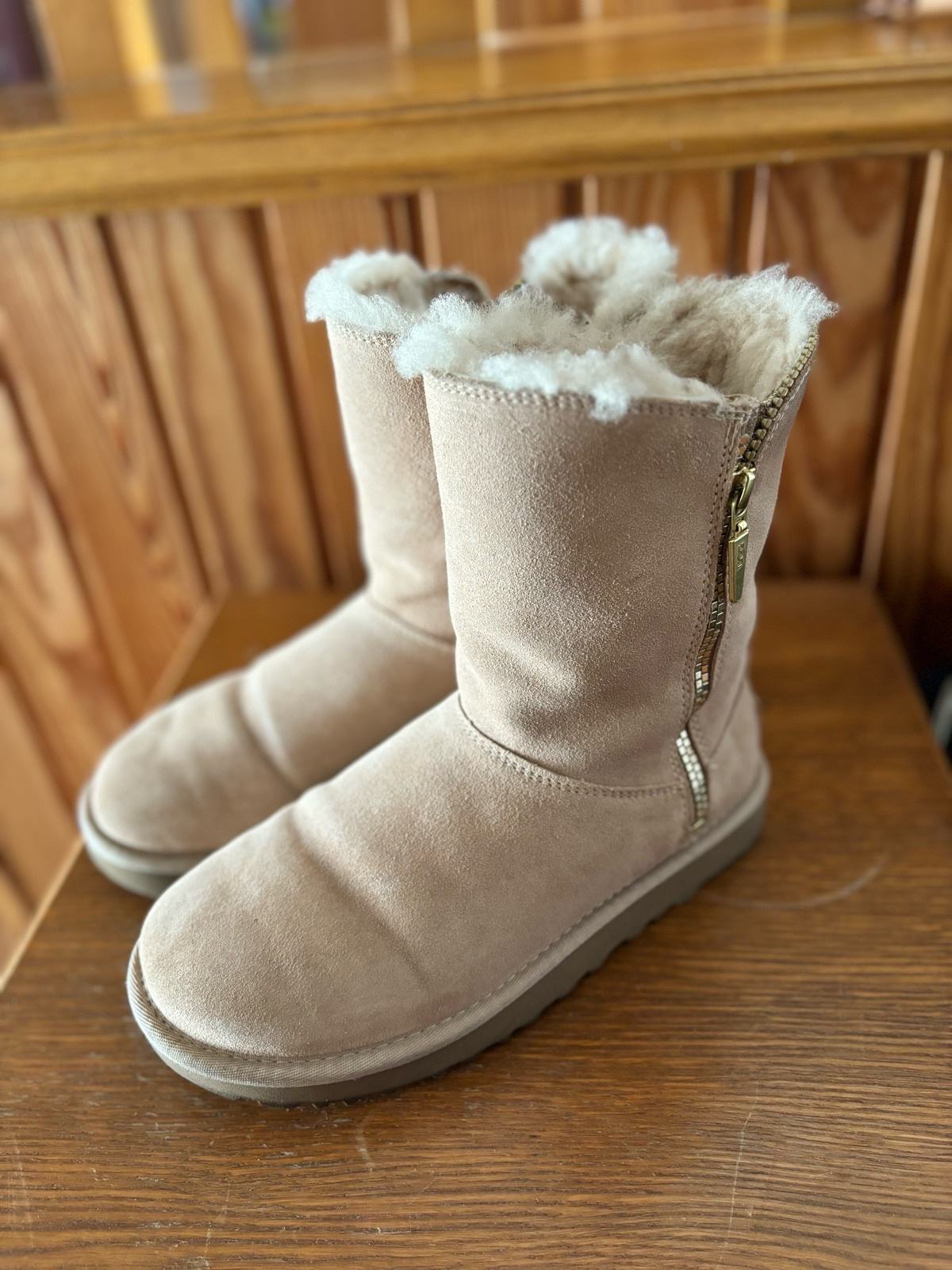 Ženske UGG cizme, br.38…40€