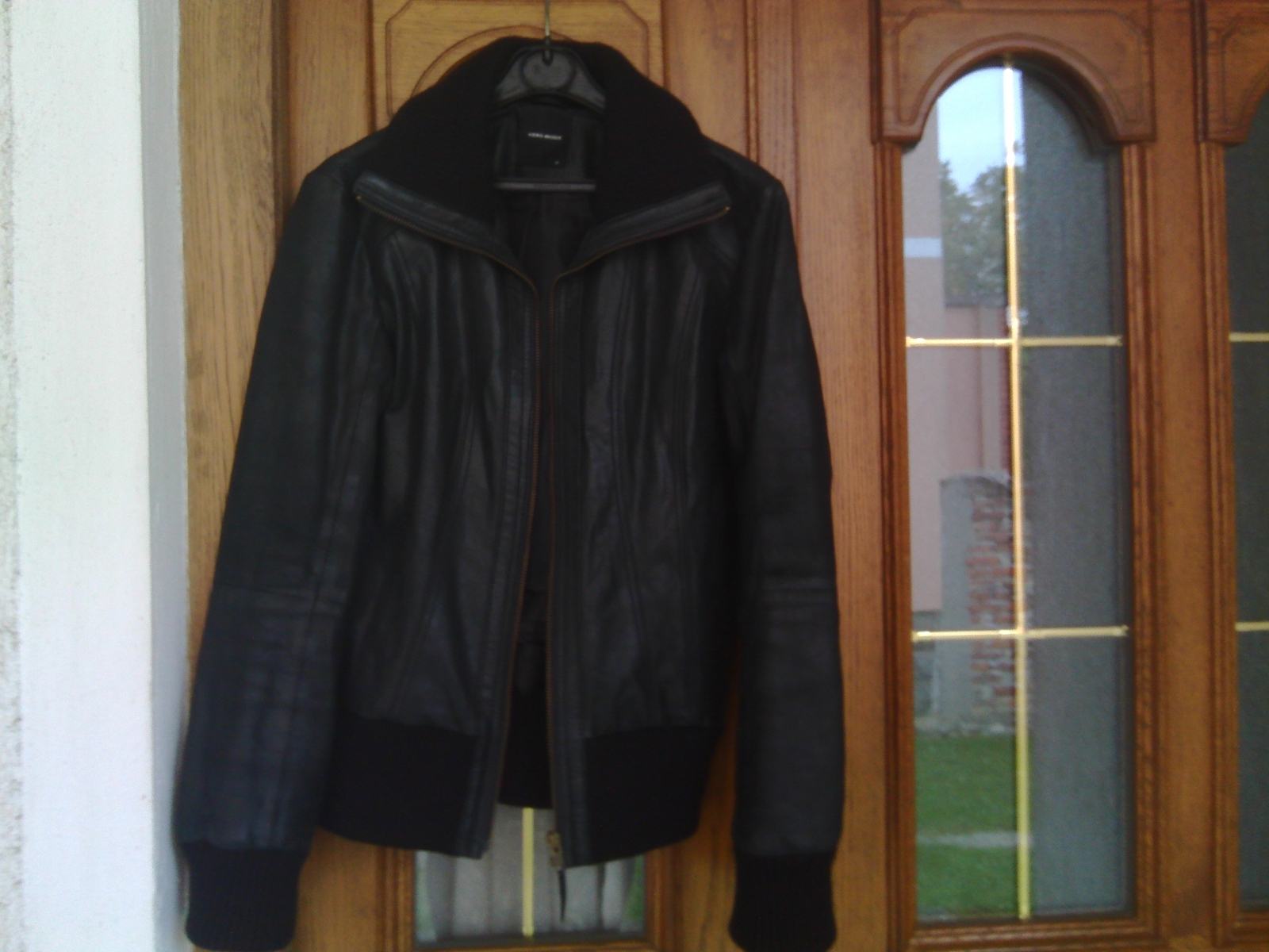 CRNA JAKNA OD PRAVE KOŽE