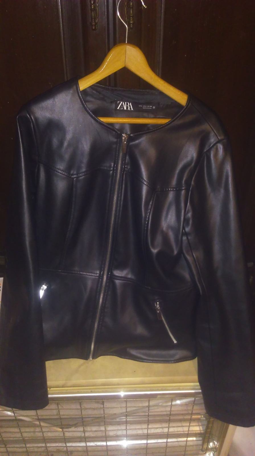 Zara zenska kozna jakna L