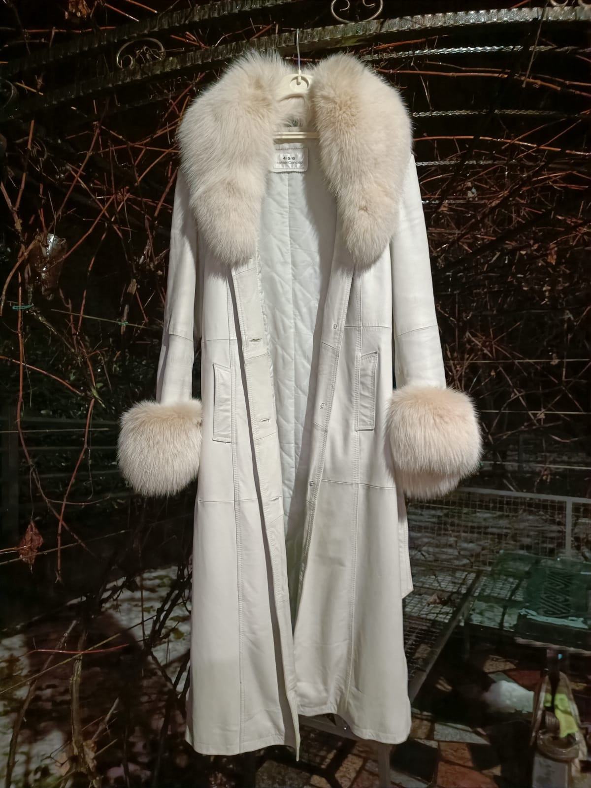 Ženski kožni kaput s pravim krznom