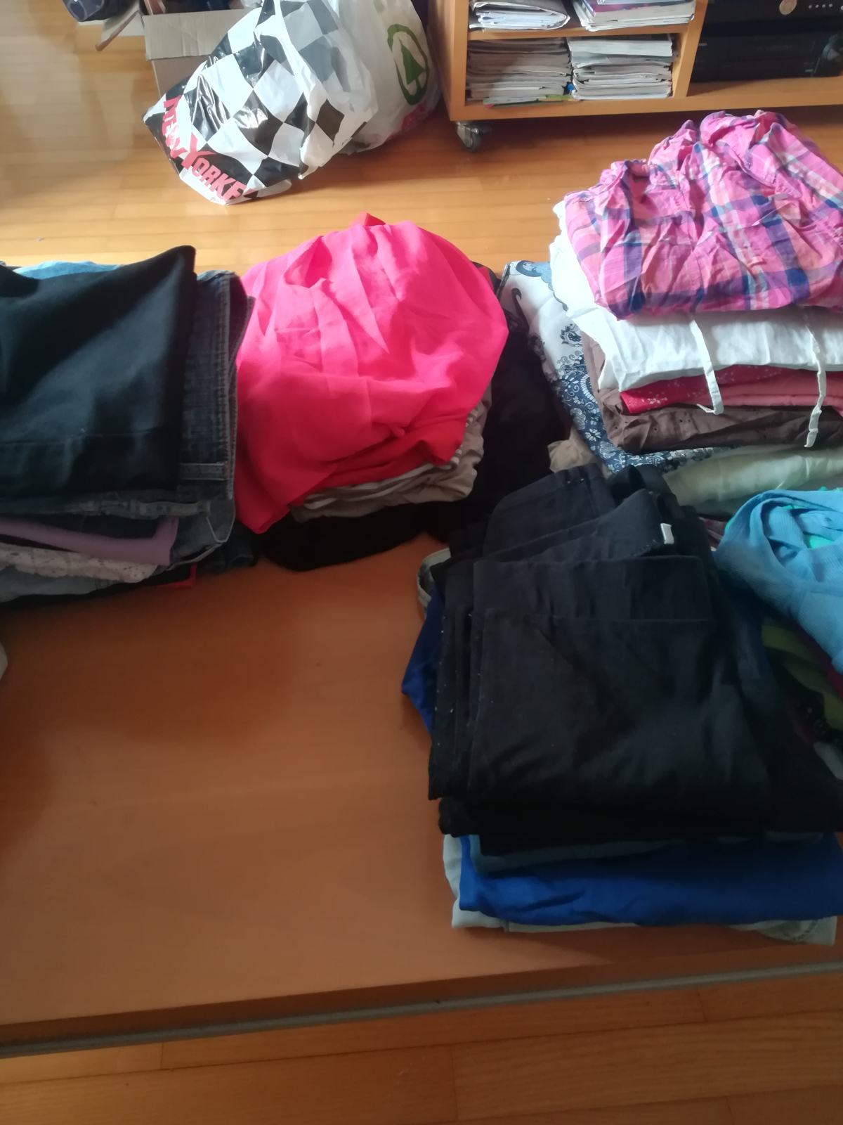 Zenska odjeca 300komada, povoljno