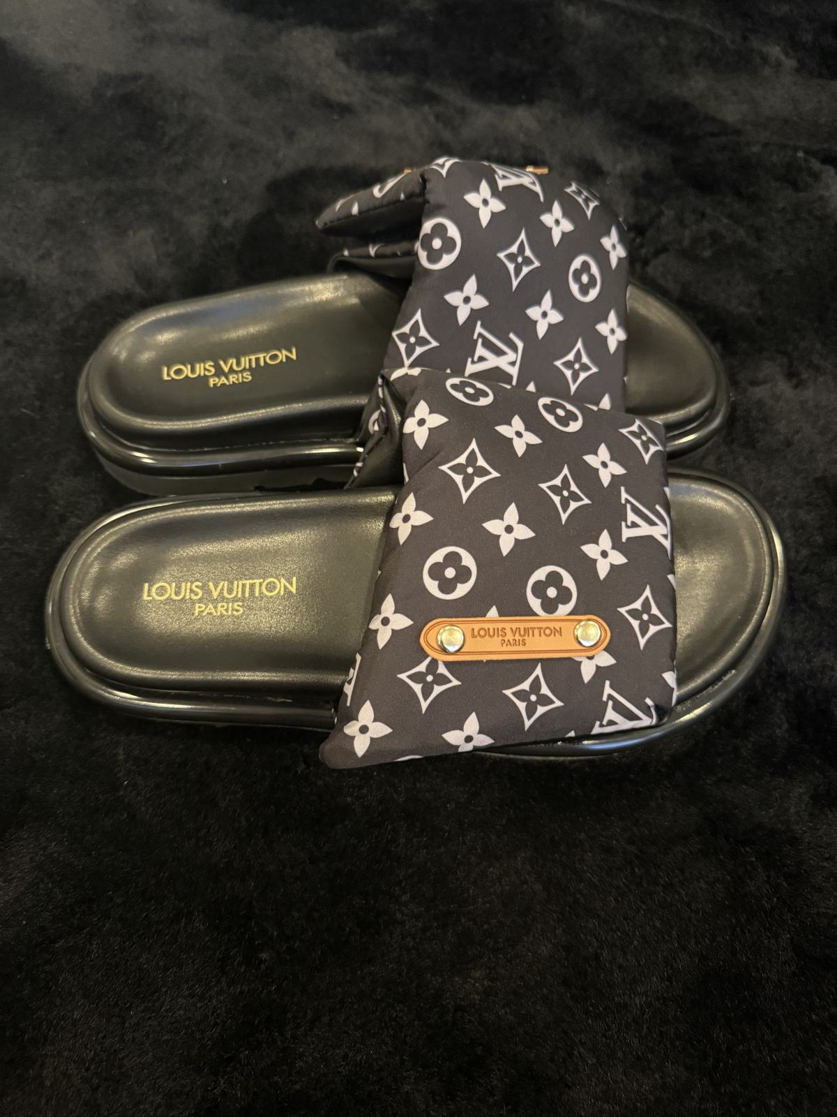 LUIS VUITTON natikace