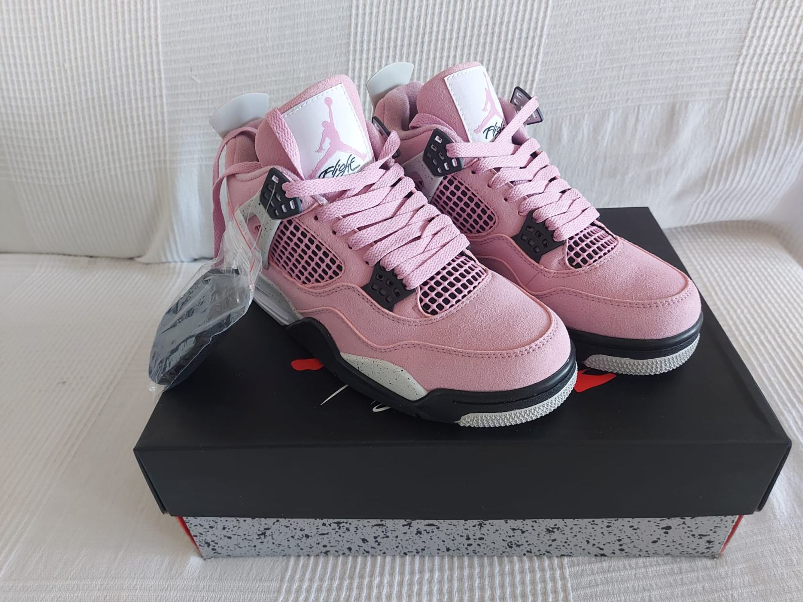 Nike Air Jordan 4 Retro roze