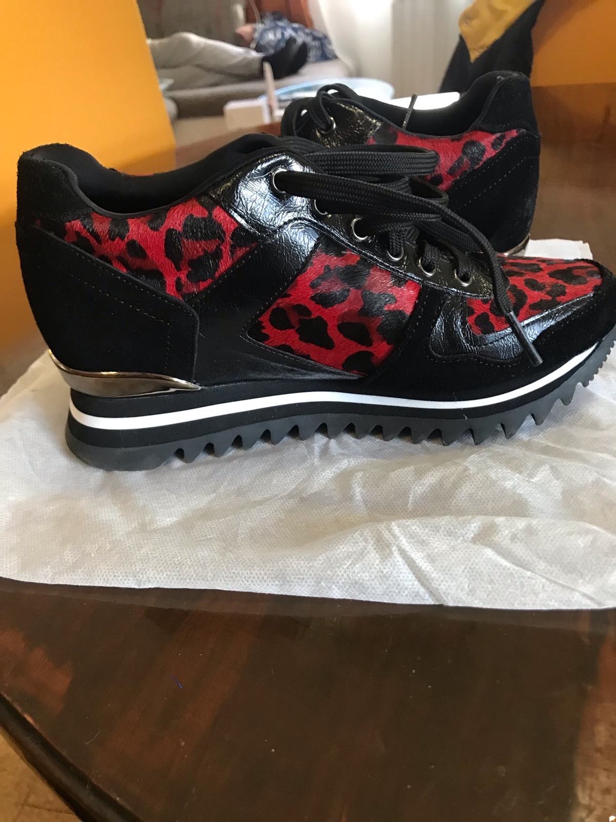 GIO tenisice kao nove broj 38