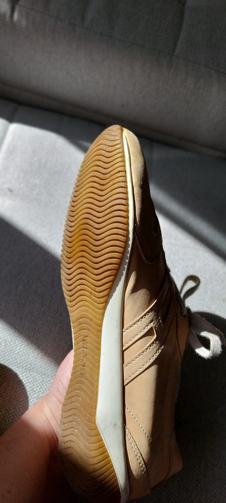 HOGAN..ZENSKA DAMSKA TENISICA BR.43..made in ITALY