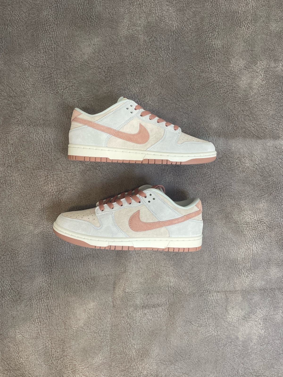Nike dunk low fossil rose