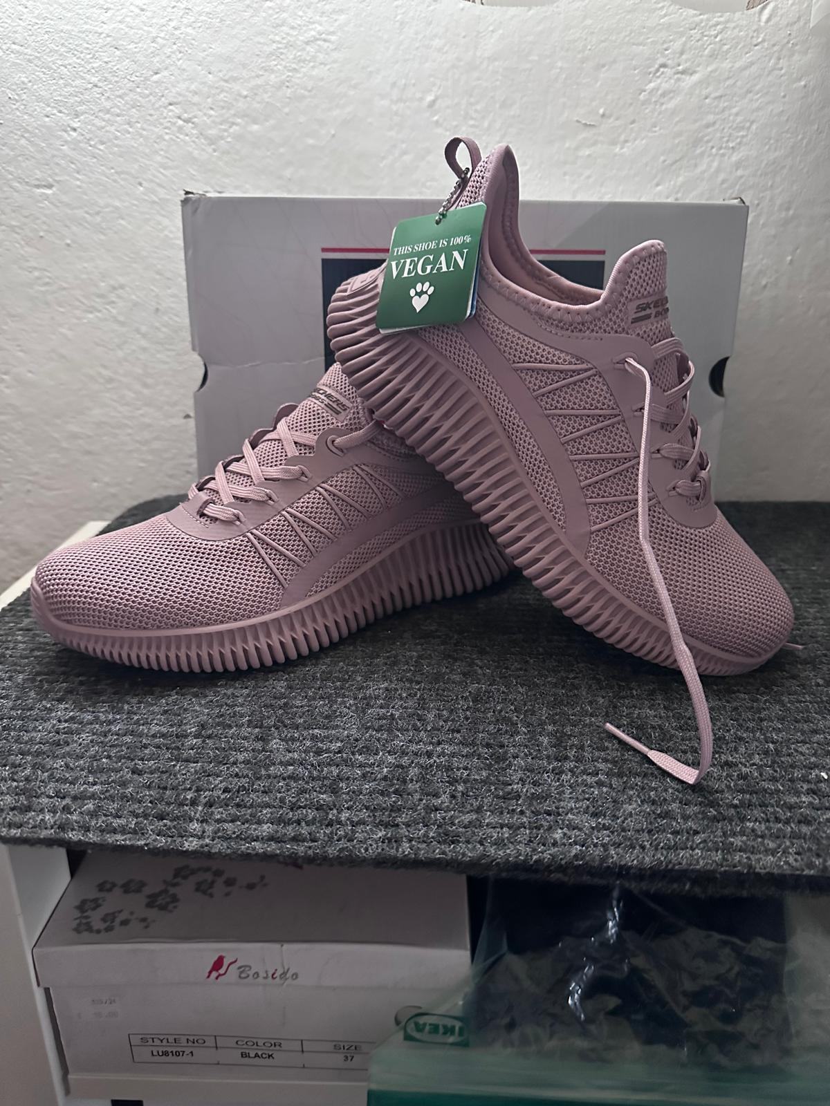 *NOVO* Skechers Bobs Geo