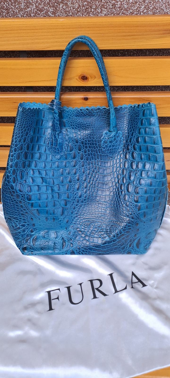FURLA torba,koža 40x40 prodajem!