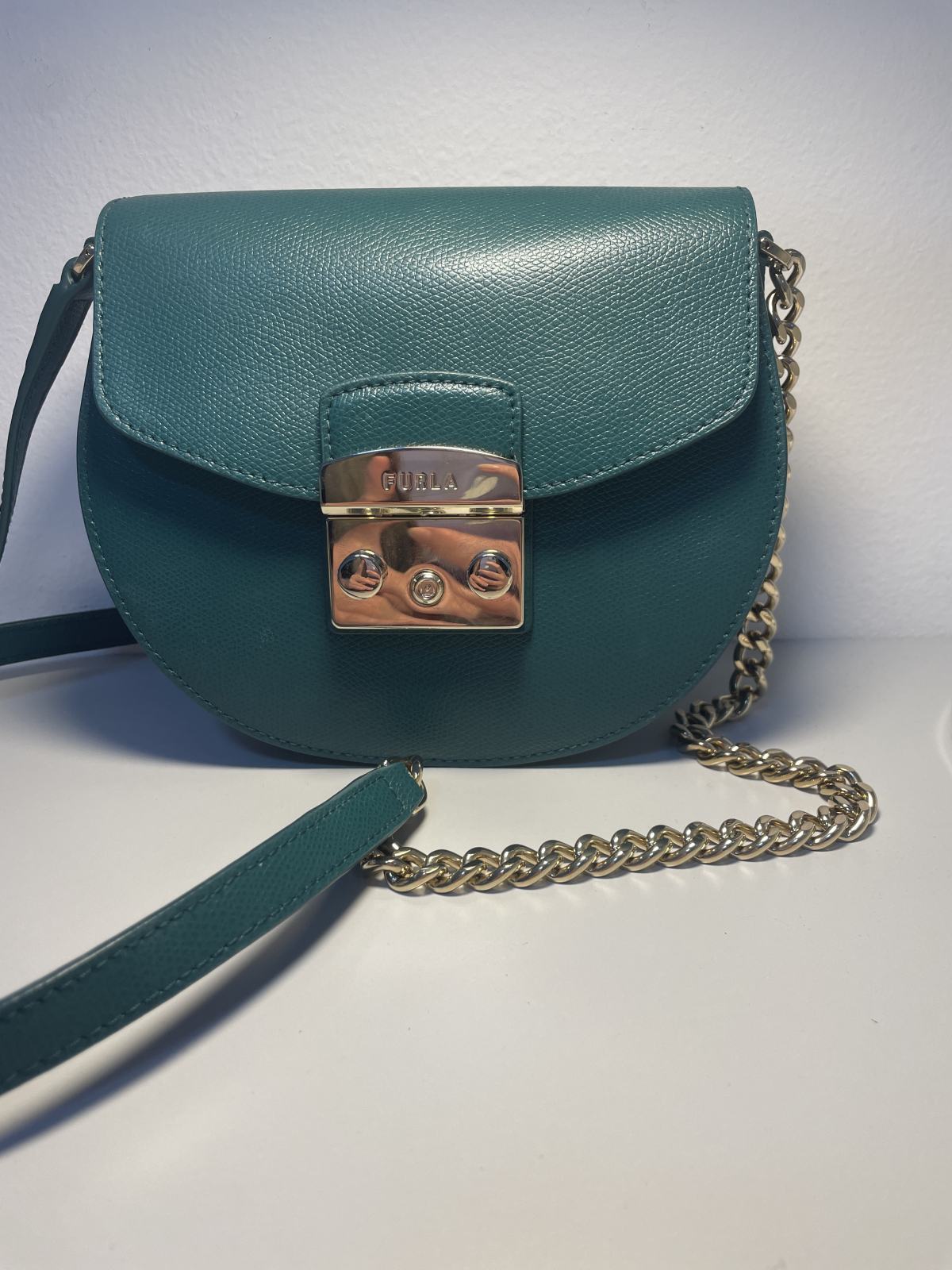 Nova Furla torbica s certifikatom i dustbagom