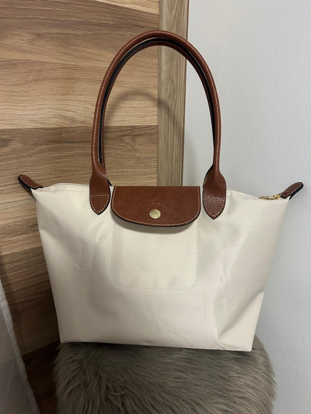 Longchamp Le Pilage torba M veličine