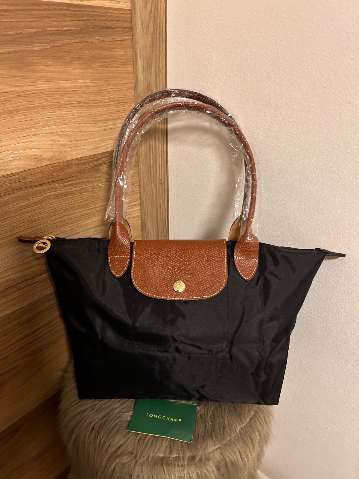 Longchamp Le Pliage torba M veličine u crnoj boji