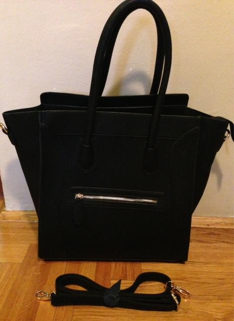 Prekrasna, nova crna torba kao Celine