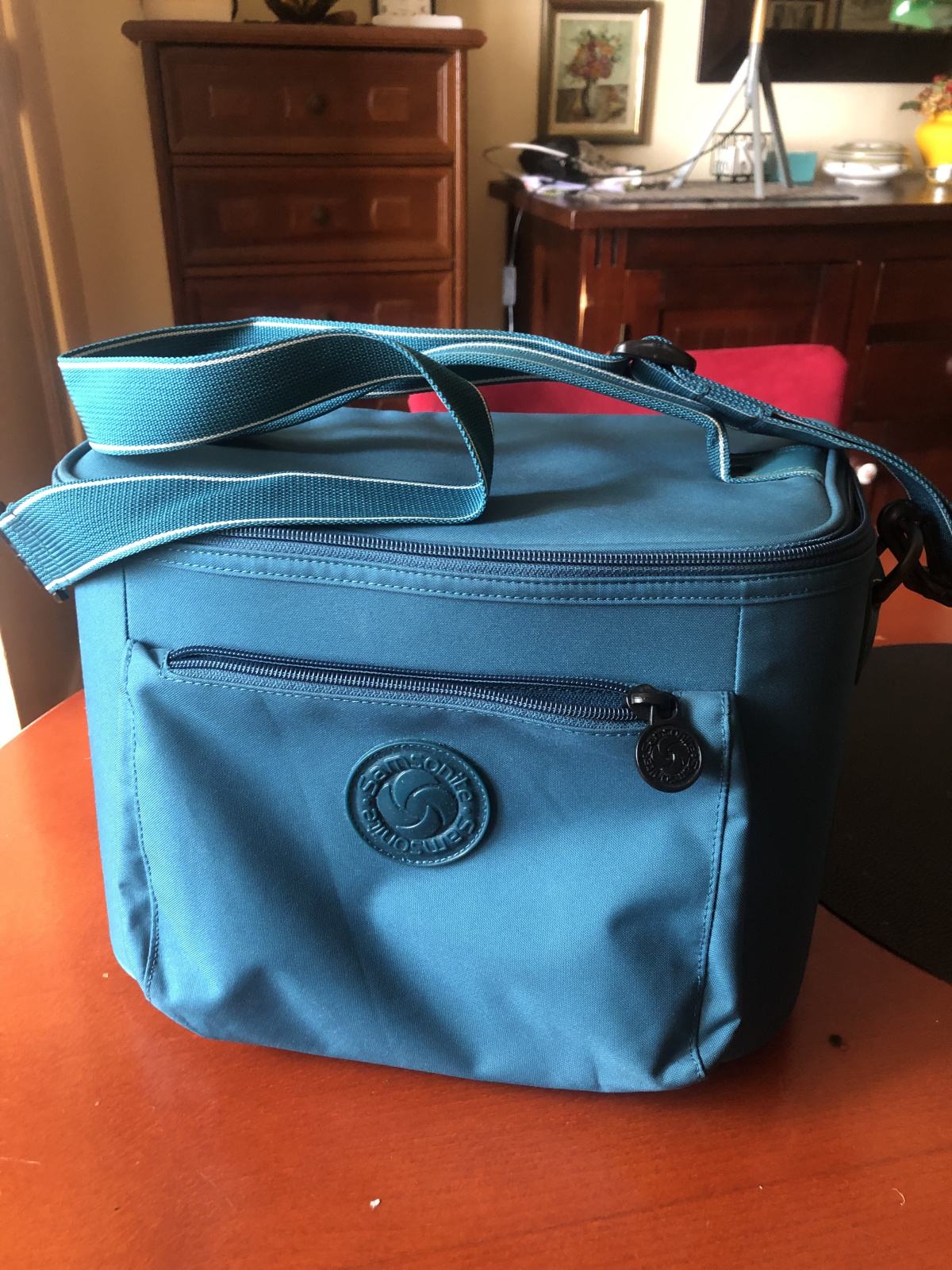 Samsonite neseser, novi bez etikete.