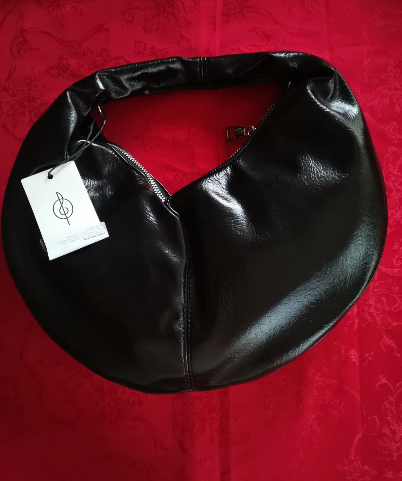 STRADIVARIUS CRNA TORBA, nova s etiketom