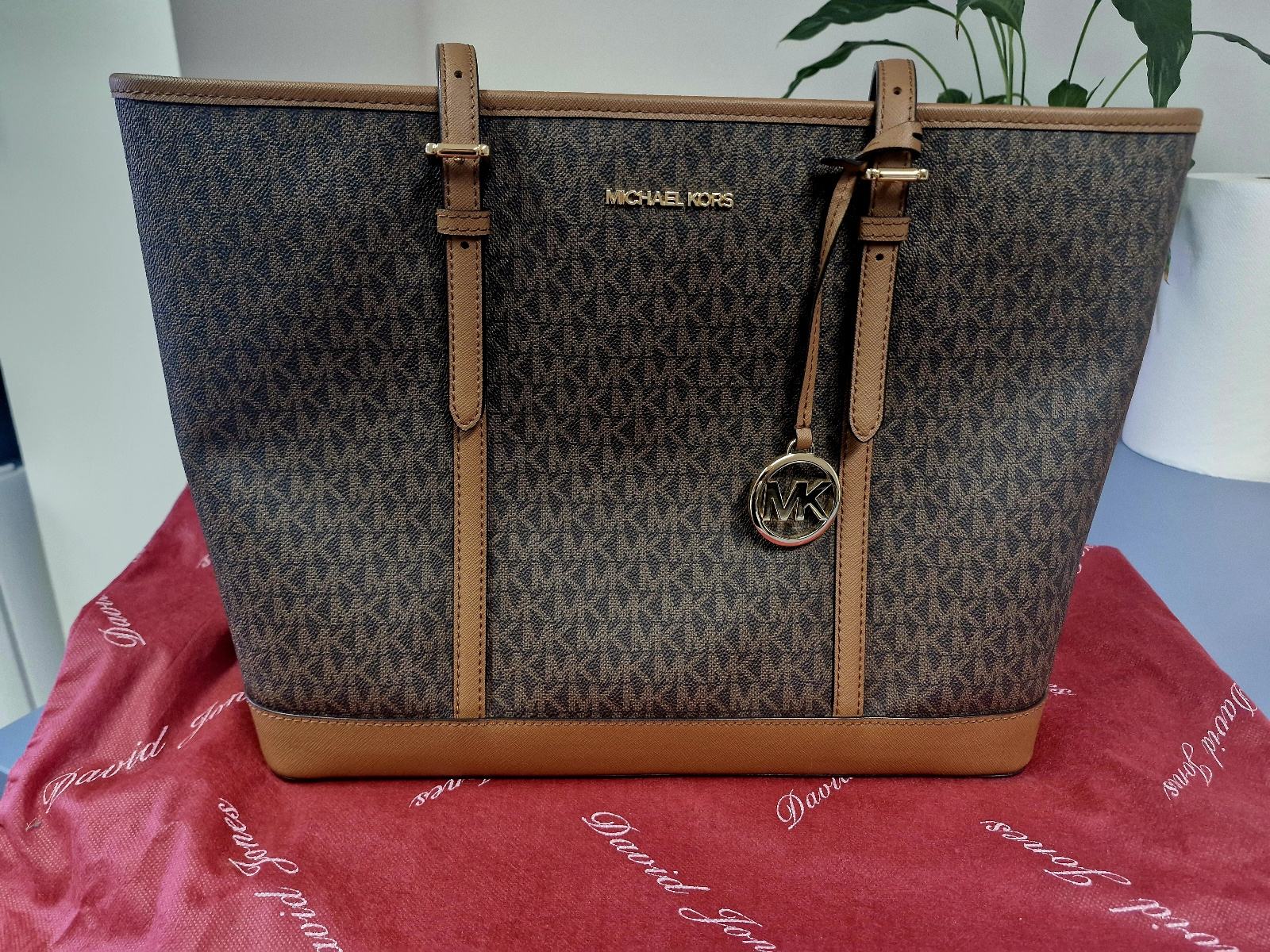 Nova torba Michael Kors, 180€