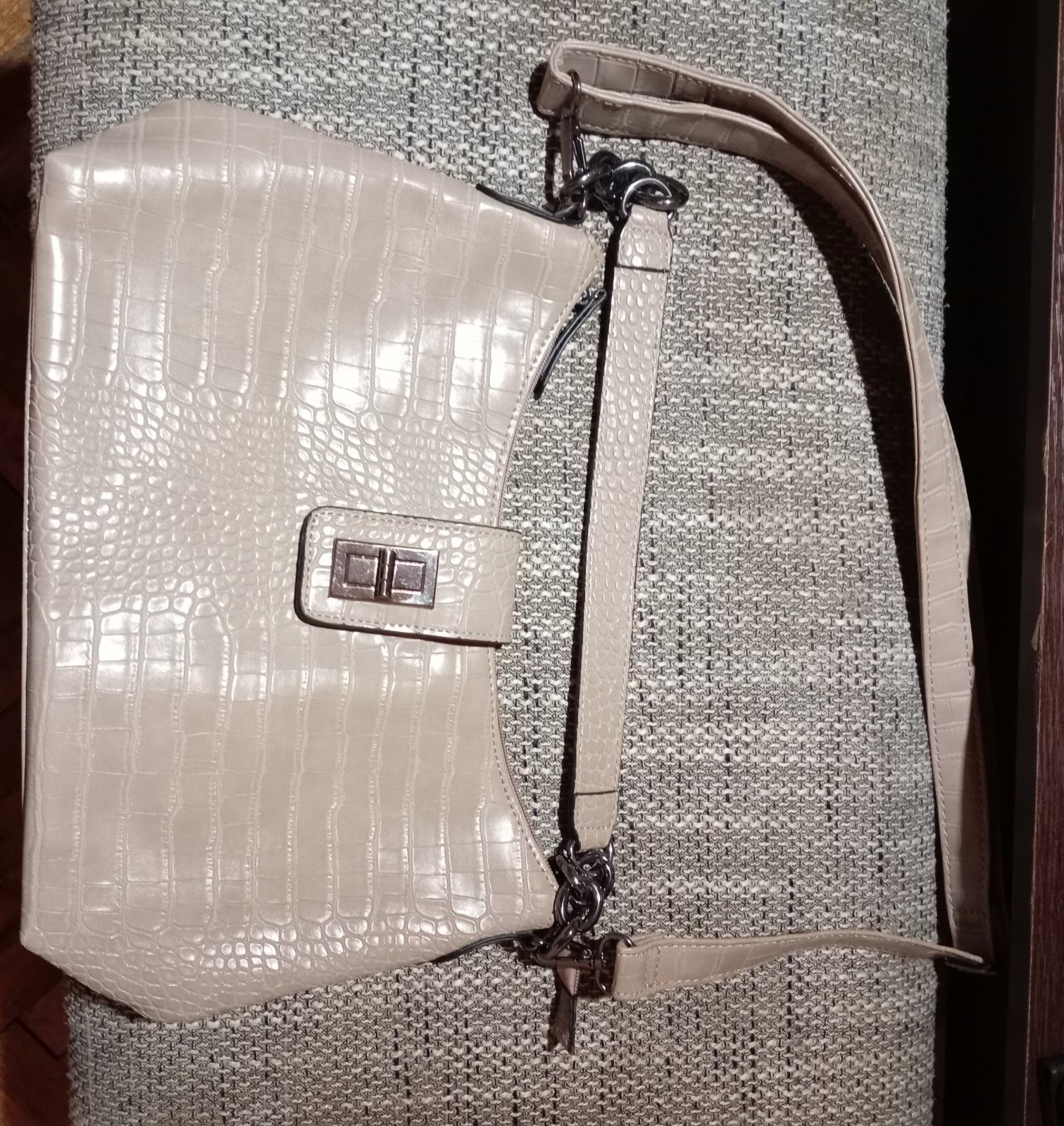 Zenska torba na rame