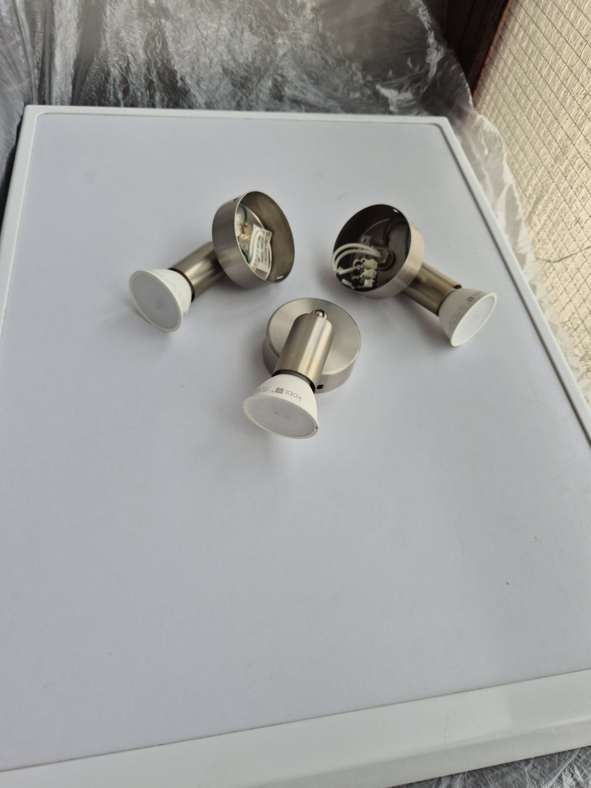 3 zidne LED lampe Globo