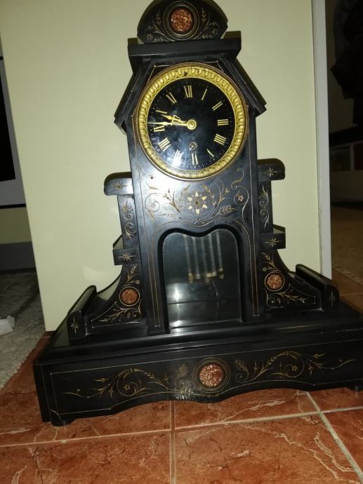 Kaminski sat star cca 130 god,rimski brojevi,kompletno servisiran