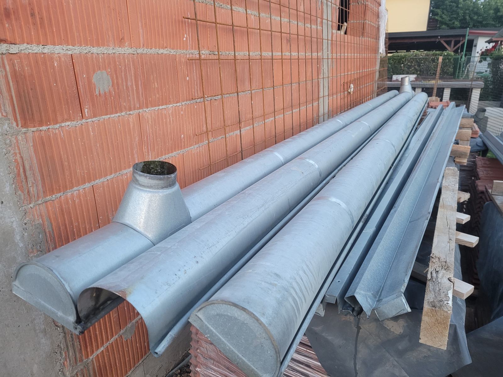 Krovna limarija - oluci/žlijebovi, veterlajsne, cijevi