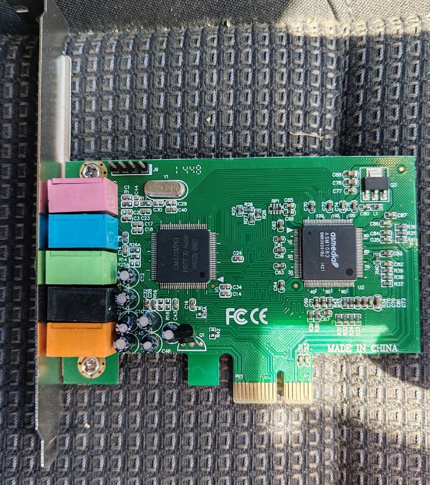 zvučna kartica pci-e asmedia ASM1083 CMI8738 chipset