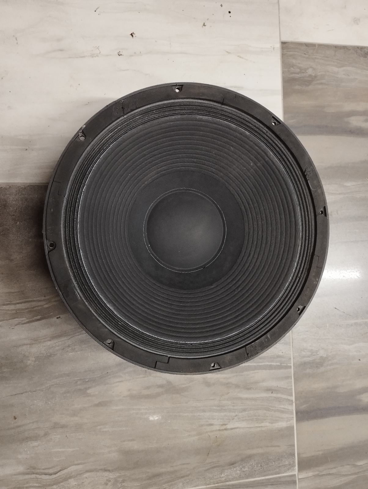 Ciare 18 600/1200w, 4ohm