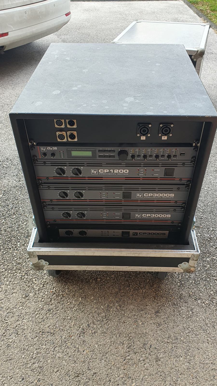 ElectroVoice XLD281 razglasni sistem