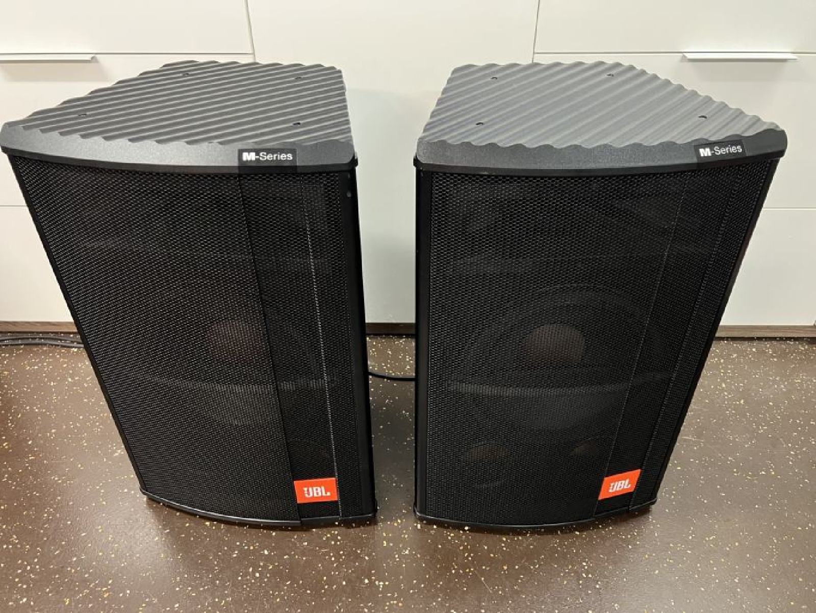 jbl m serija-top stanje